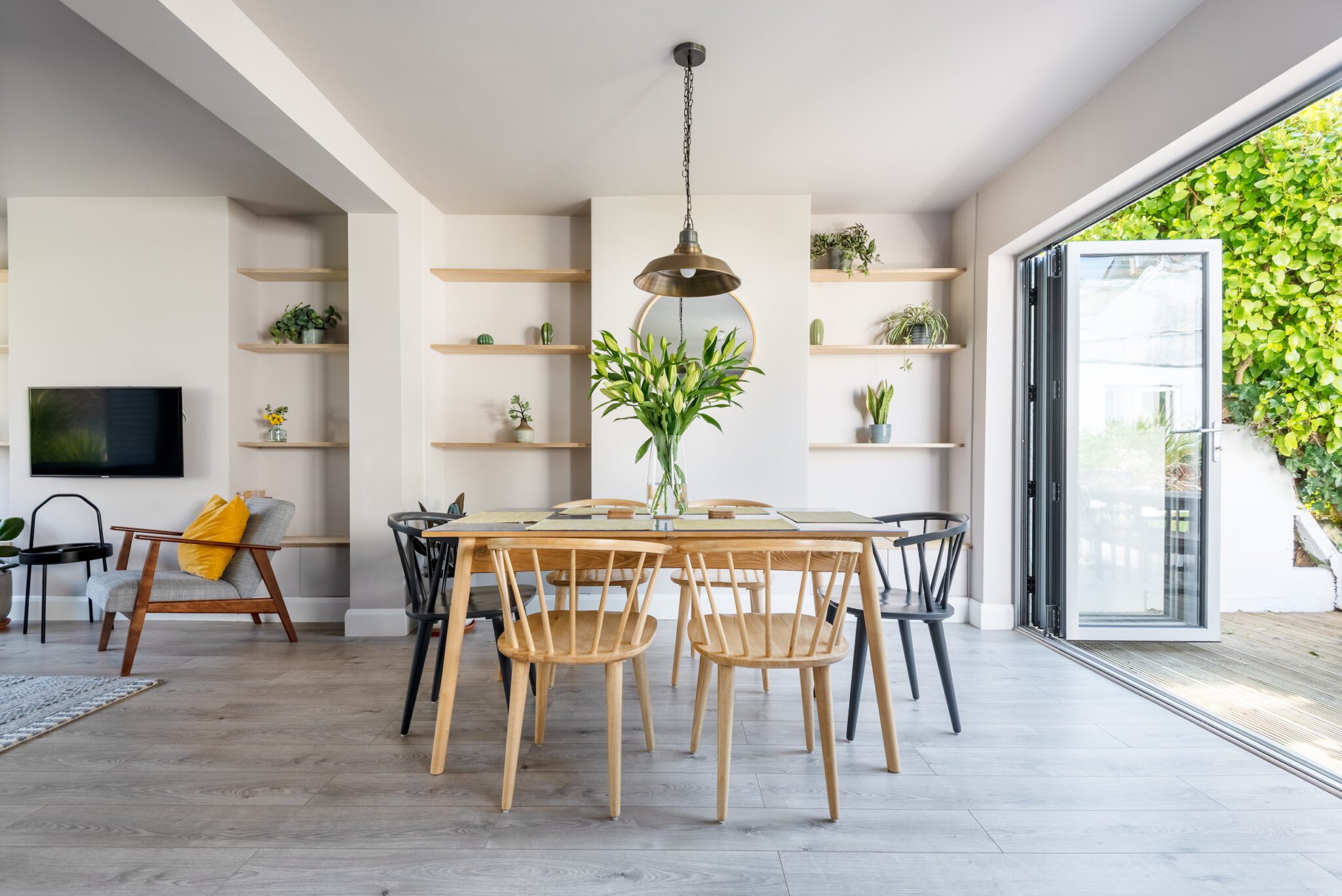 How to Download Airbnb Photos in High Resolution | Simple Guide - Guesthoo